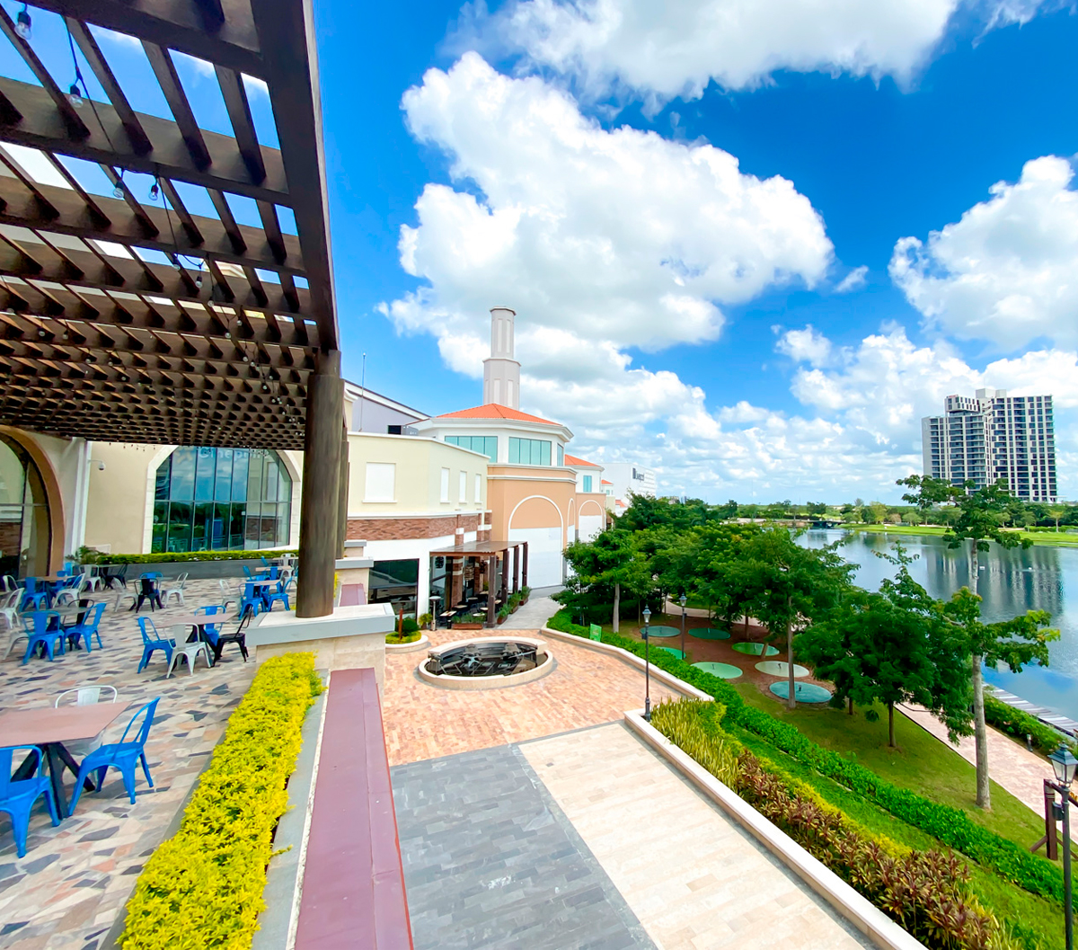 La Isla Mérida Malltertainment